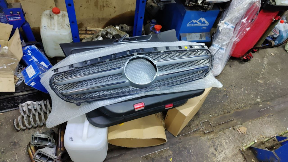 Ремонт: Замена решетки радиатора — Mercedes-Benz B-Class (W246), 1,6 л ...