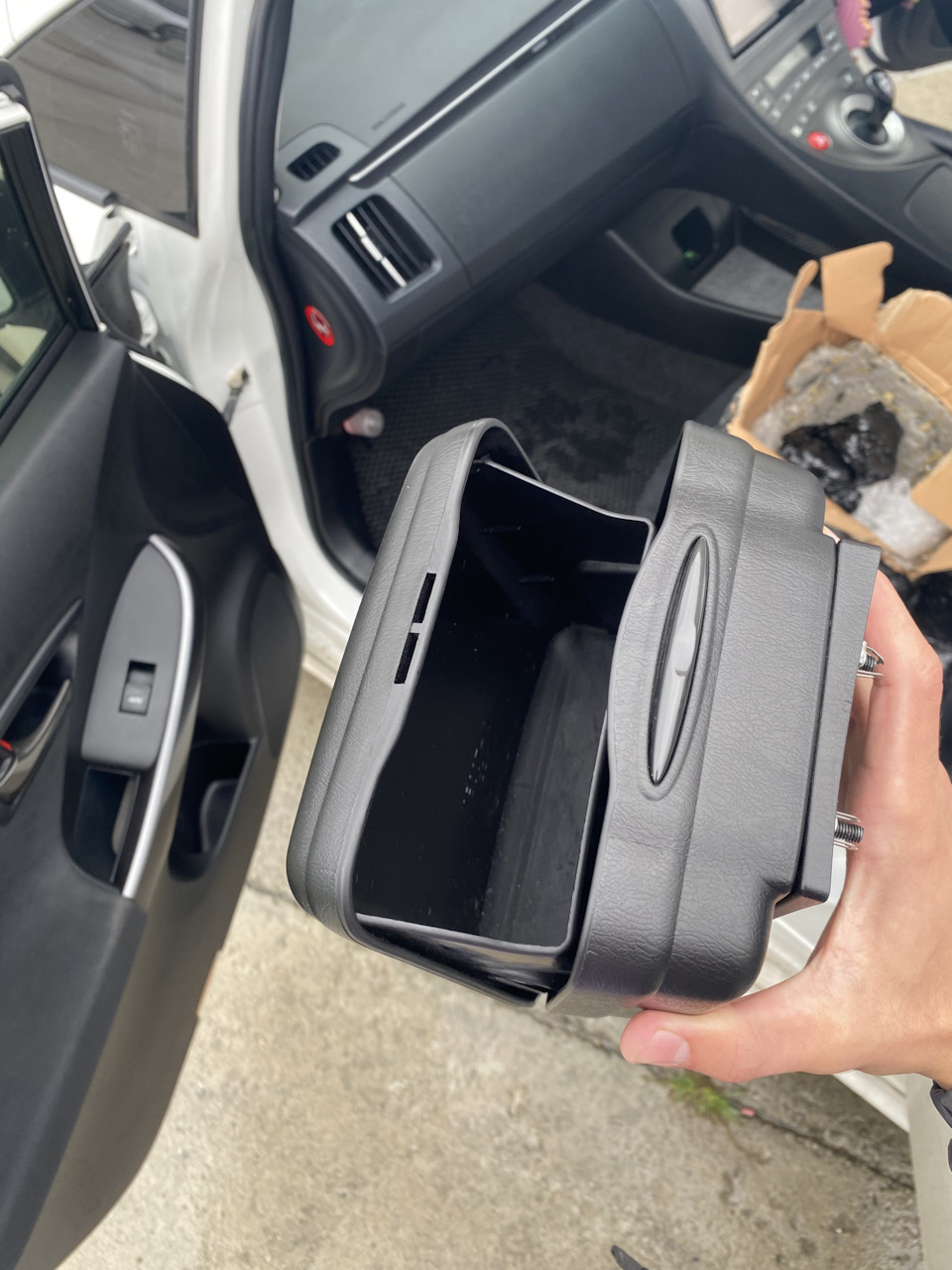 6. Опциональная мусорка Clean Box(EX). — Toyota Prius (30), 1,8 л, 2012 ...