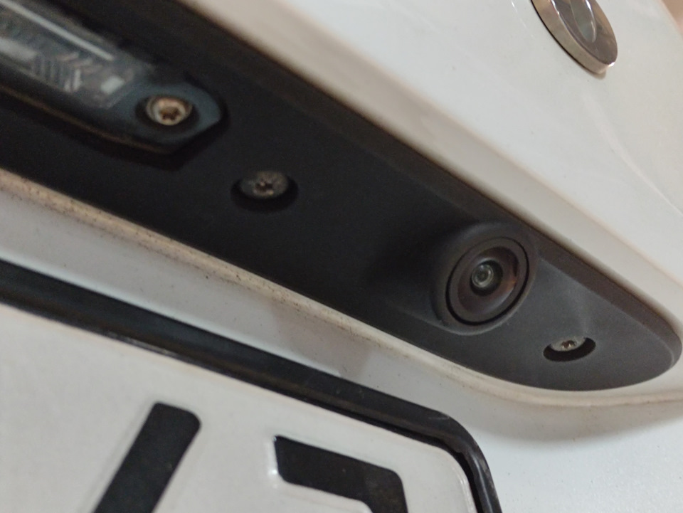 Установка камеры заднего вида — Volvo S60 Cross Country, 2 л, 2016 года ...