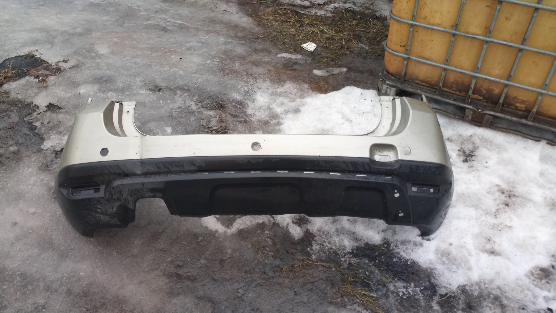 Отдам задний бампер на Дастер дорестайл в СПб — Renault Duster (1G), 1 ...