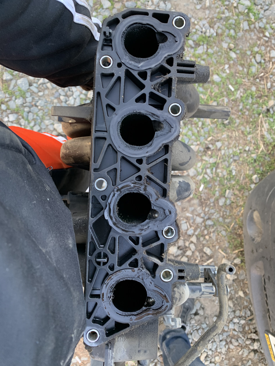 Замена прокладок впускного коллектора и дросселя — Renault Logan (1G ...