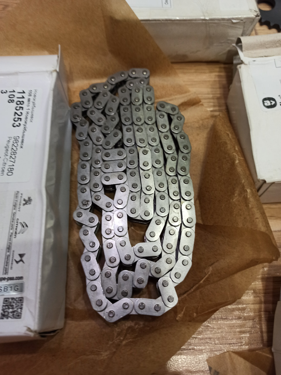 Замена цепи и маслосъемных колпачков — Citroen C4 L, 1,6 л, 2015 года ...