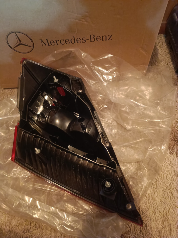 Новый задний правый фонарь на автомобиль Mercedes-Benz W221 S-class на ...