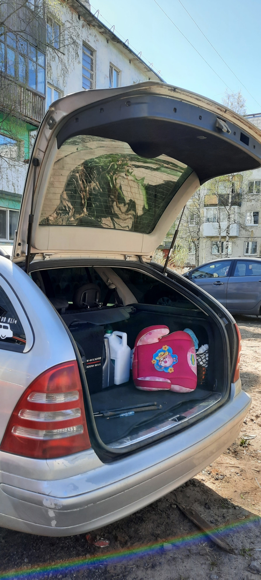 Замена амортизаторов крышки багажника — Mercedes-Benz C-Class Estate ...