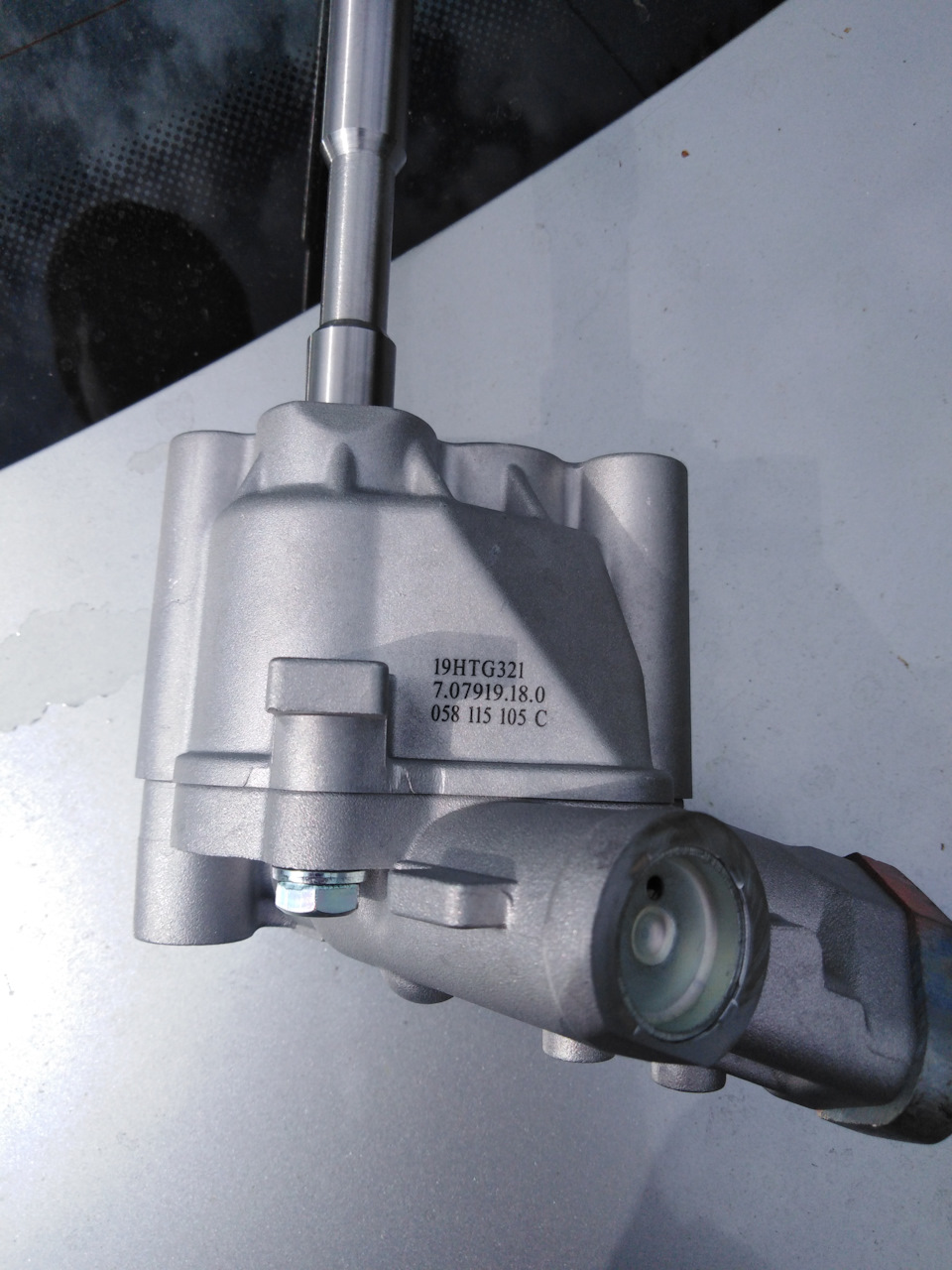 058115105C Насос масляный / AUDI A-4, A-6 VW Passat-V 1.8/1.8T 95~ VAG ...