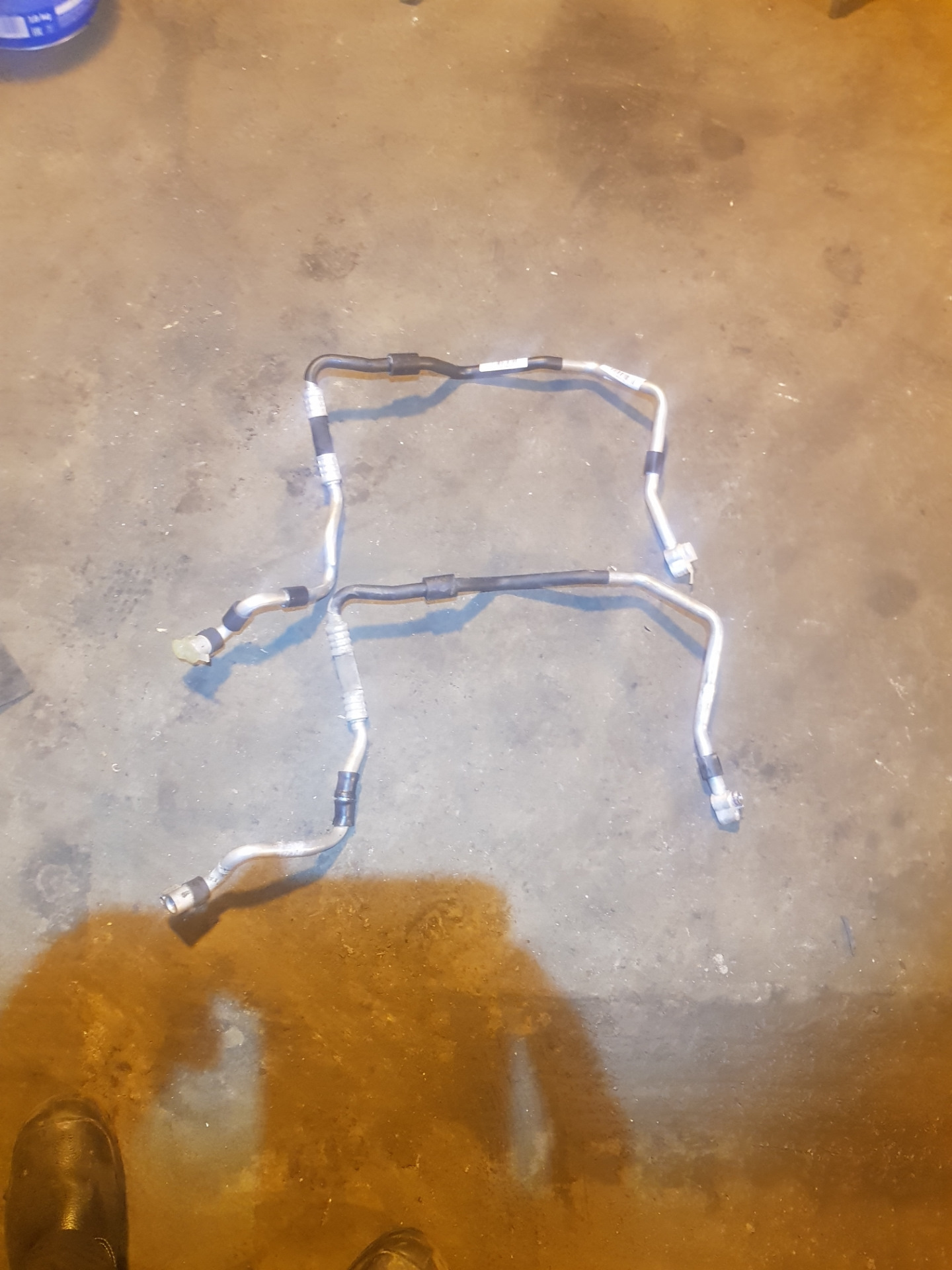 Замена трубки кондиционера — Audi Q7 (1G), 3 л, 2012 года | своими ...