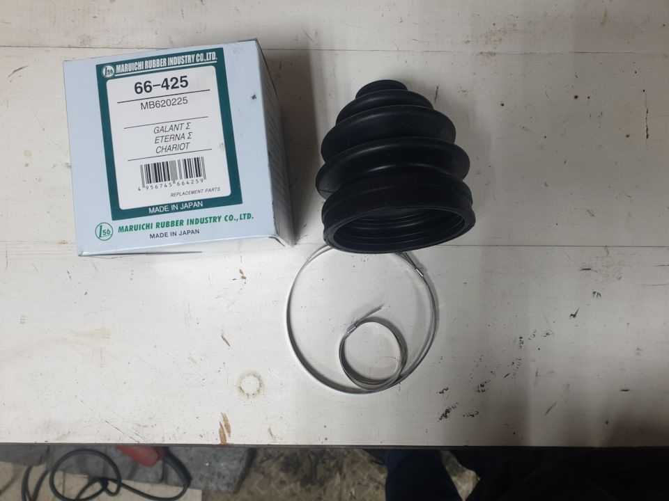 Замена пыльников передних наружных ШРУСов — Mitsubishi Chariot (2G), 2 л, 1993 года | своими ...