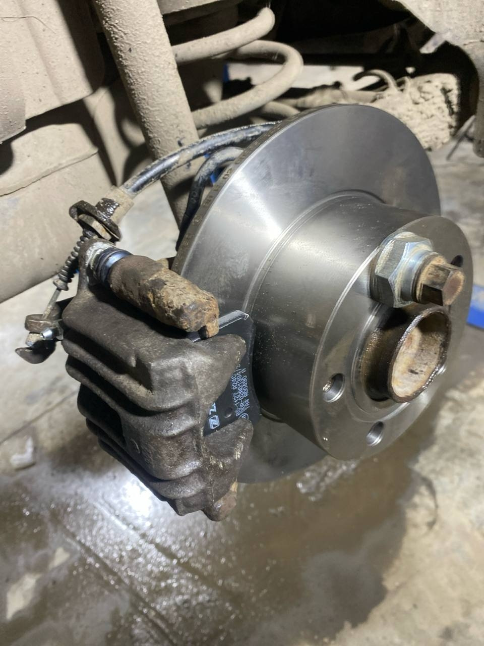 Обслуживание тормозов — Volkswagen Passat Variant (B5), 1,8 л, 1999 ...