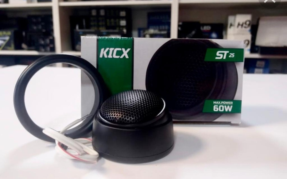 Поднял сцену. Установка твитеров. — Renault Fluence, 2 л, 2011 года | автозвук | DRIVE2