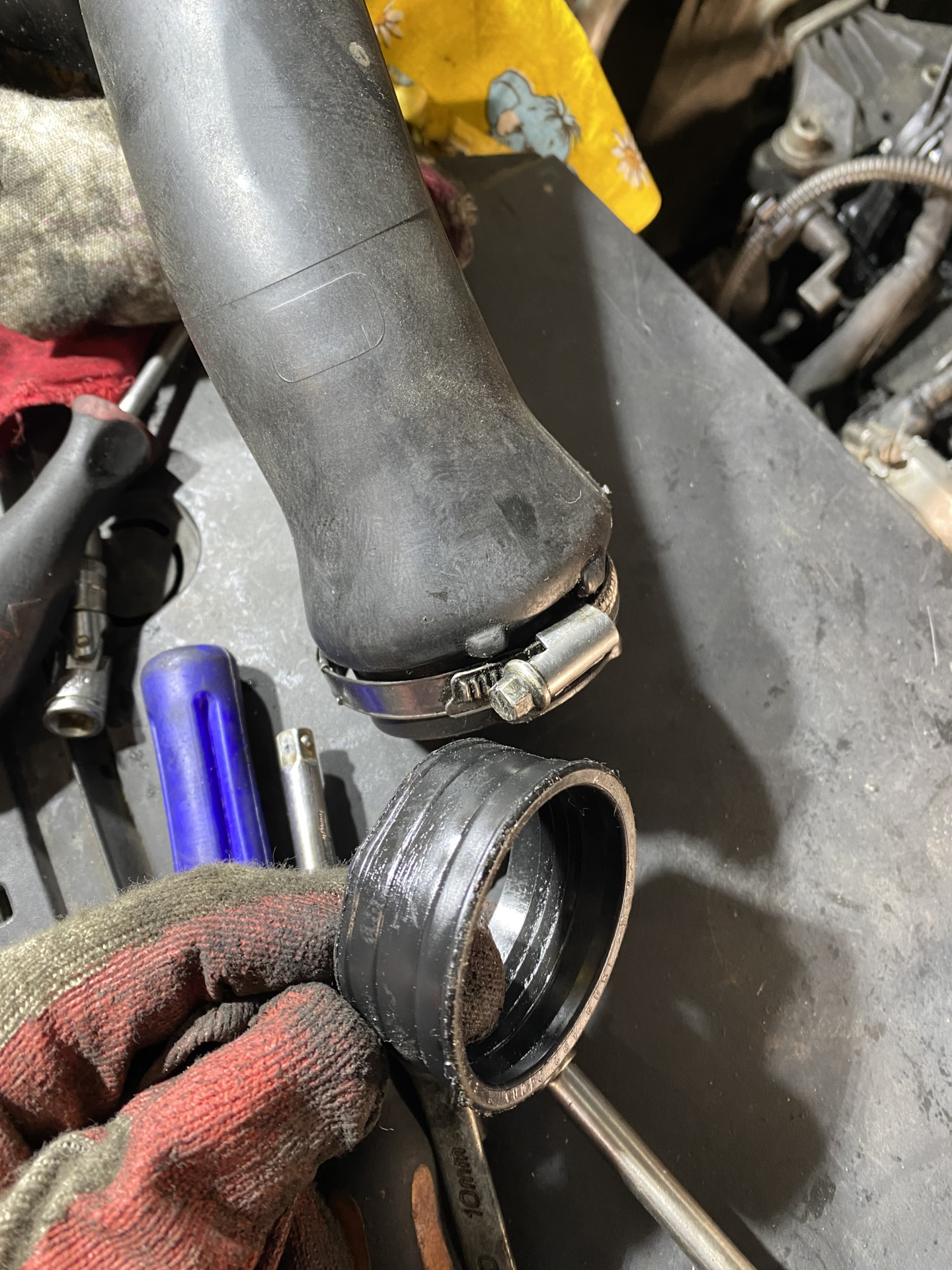 Замена клапанной крышки — Citroen C4 Picasso (2G), 1,6 л, 2017 года ...