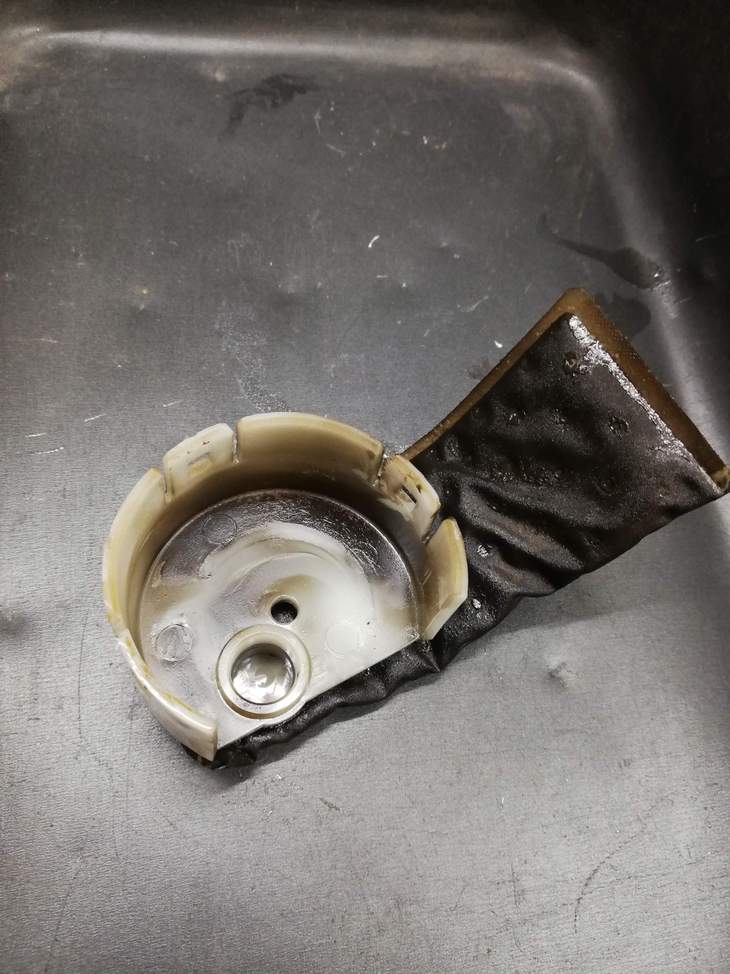 Заменил модуль бензонасоса в сборе. — Opel Antara, 3 л, 2013 года ...