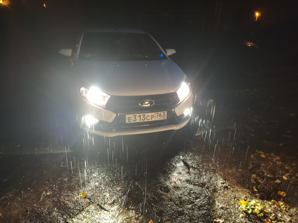 Би-линзы 4300к в весту. Итоги. 🦾🦿 — Lada Vesta (1G), 1,6 л, 2019 года ...