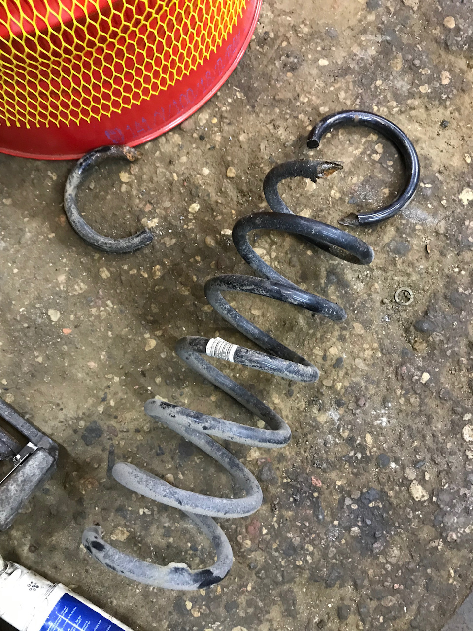 Замена пружины. — BMW 5 series (F10), 3 л, 2011 года | поломка | DRIVE2