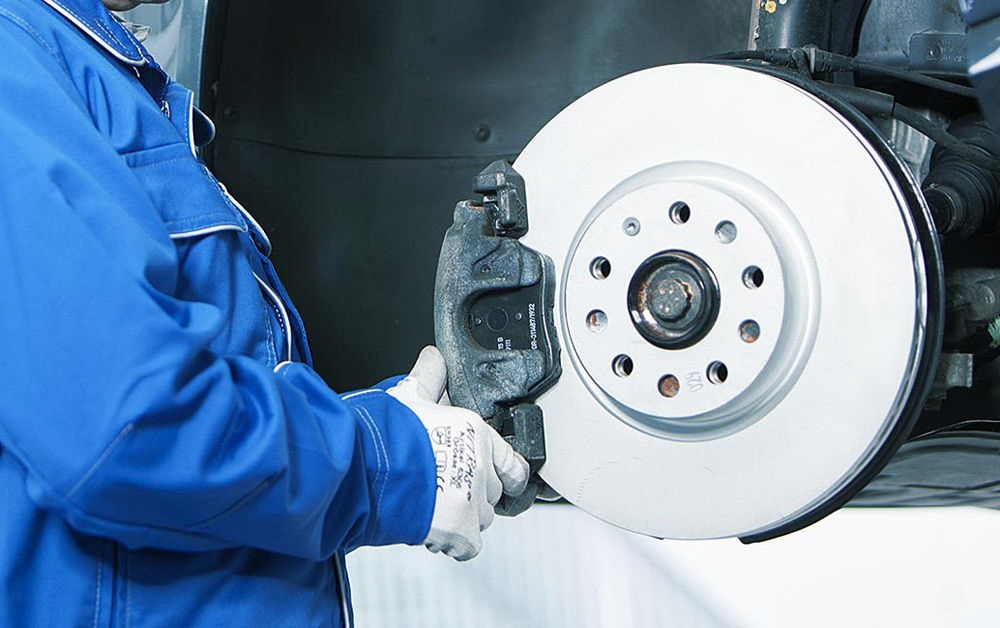 Замена тормозных дисков и колодок в ZB-service Калининский ...