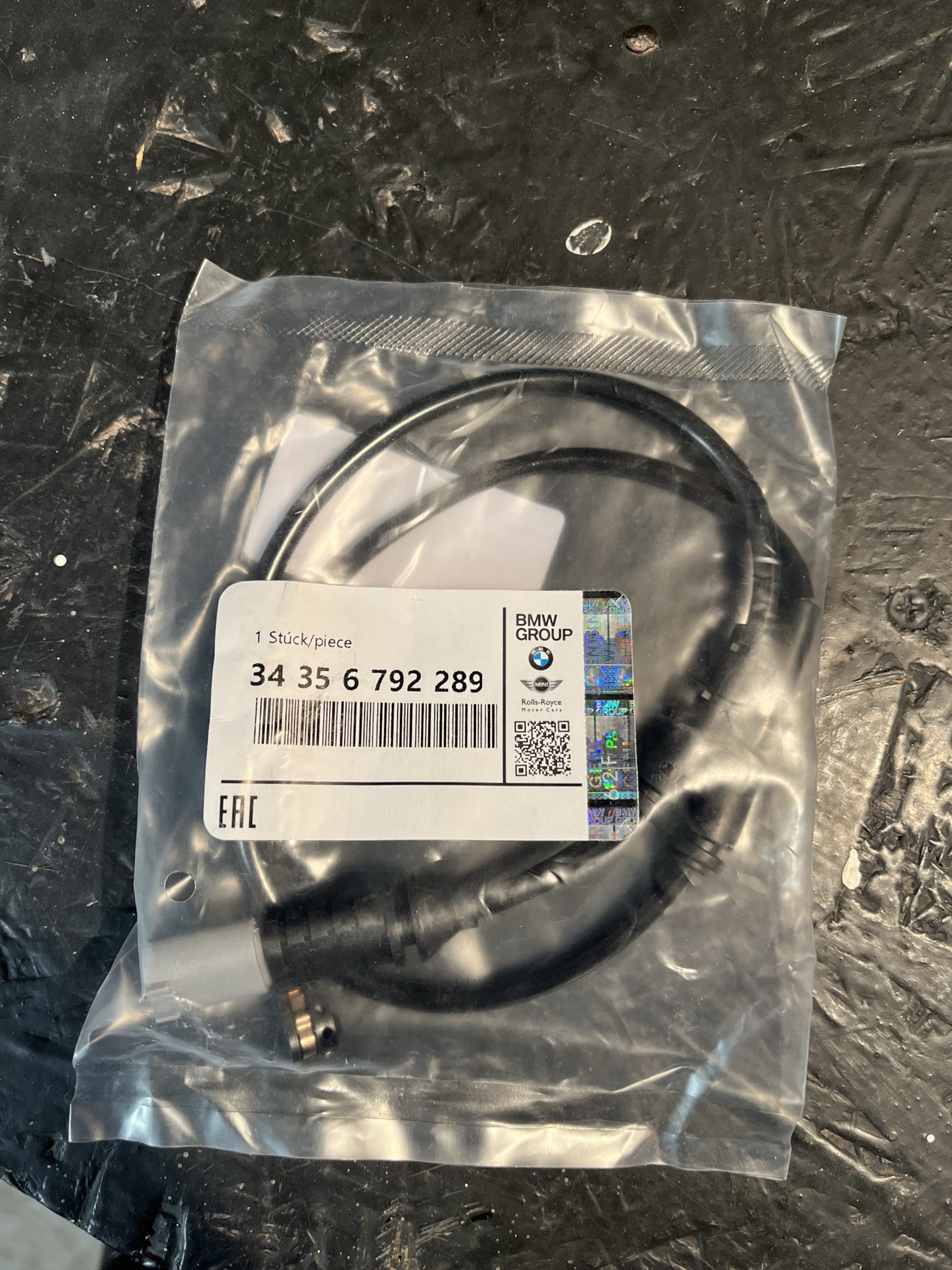 Замена передних колодок — BMW 3 series (F30), 2 л, 2012 года ...