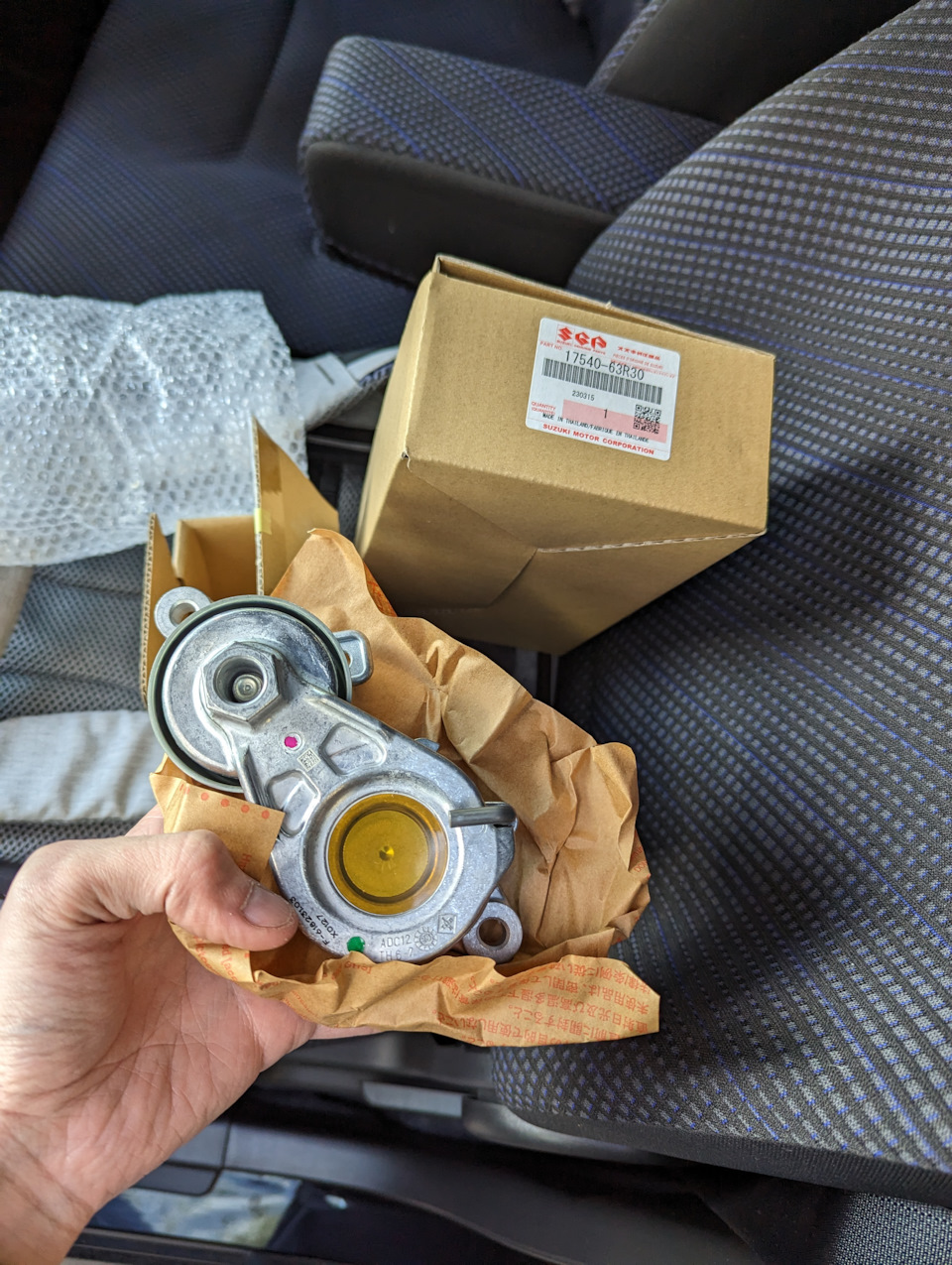 Замена роликов натяжения ремня — Suzuki Wagon R (6G), 0,6 л, 2017 года ...