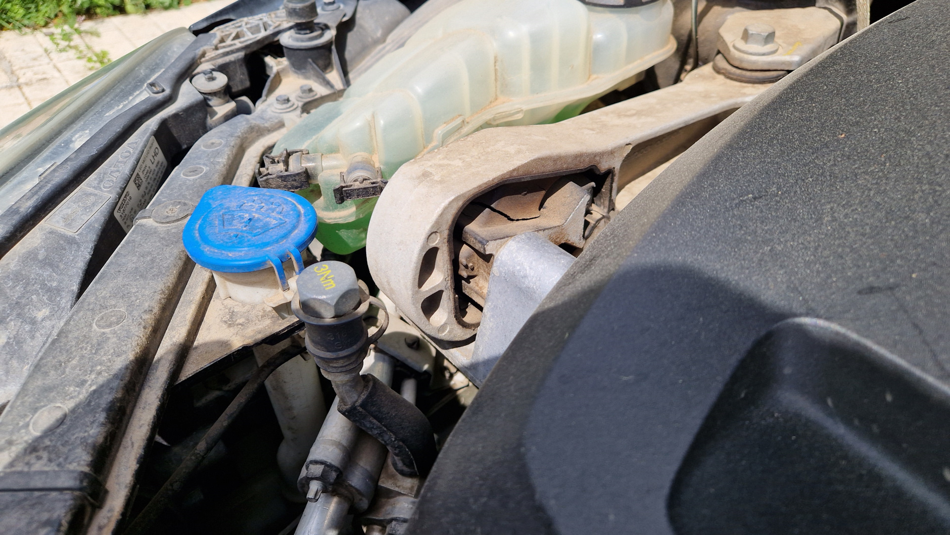 Поддержка двигателя — Volvo V40 Cross Country, 1,5 л, 2017 года ...