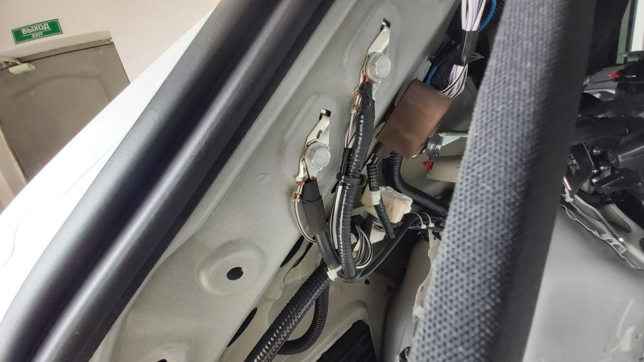 Электропривод лючка бензобака и др. — Toyota RAV4 (5G), 2,5 л, 2022 ...