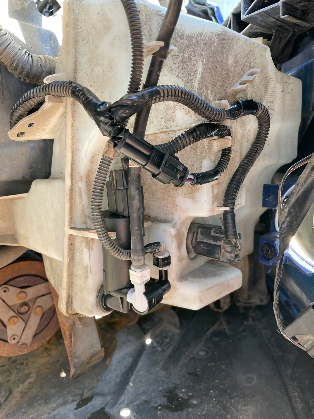 S02E11 Модернизированный насос омывателя — Ford Focus Wagon III, 1,6 л ...