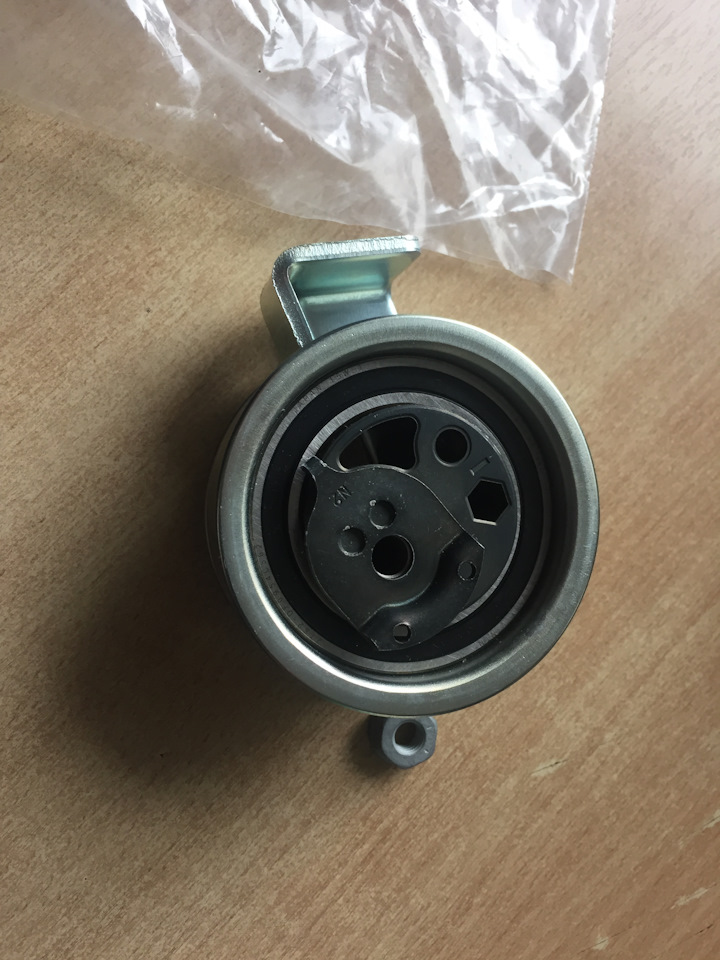 045109243C РОЛИК НАТЯЖНОЙ РЕМНЯ ГРМ /, FORD 1.2-2.0 96~ VAG | Запчасти ...