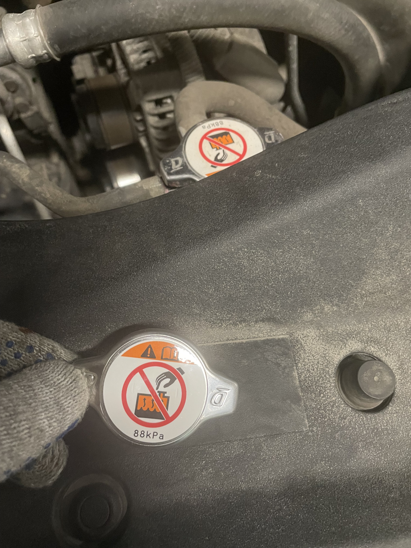 Крышка радиатора. — Toyota Camry (XV70), 2,5 л, 2018 года | расходники ...