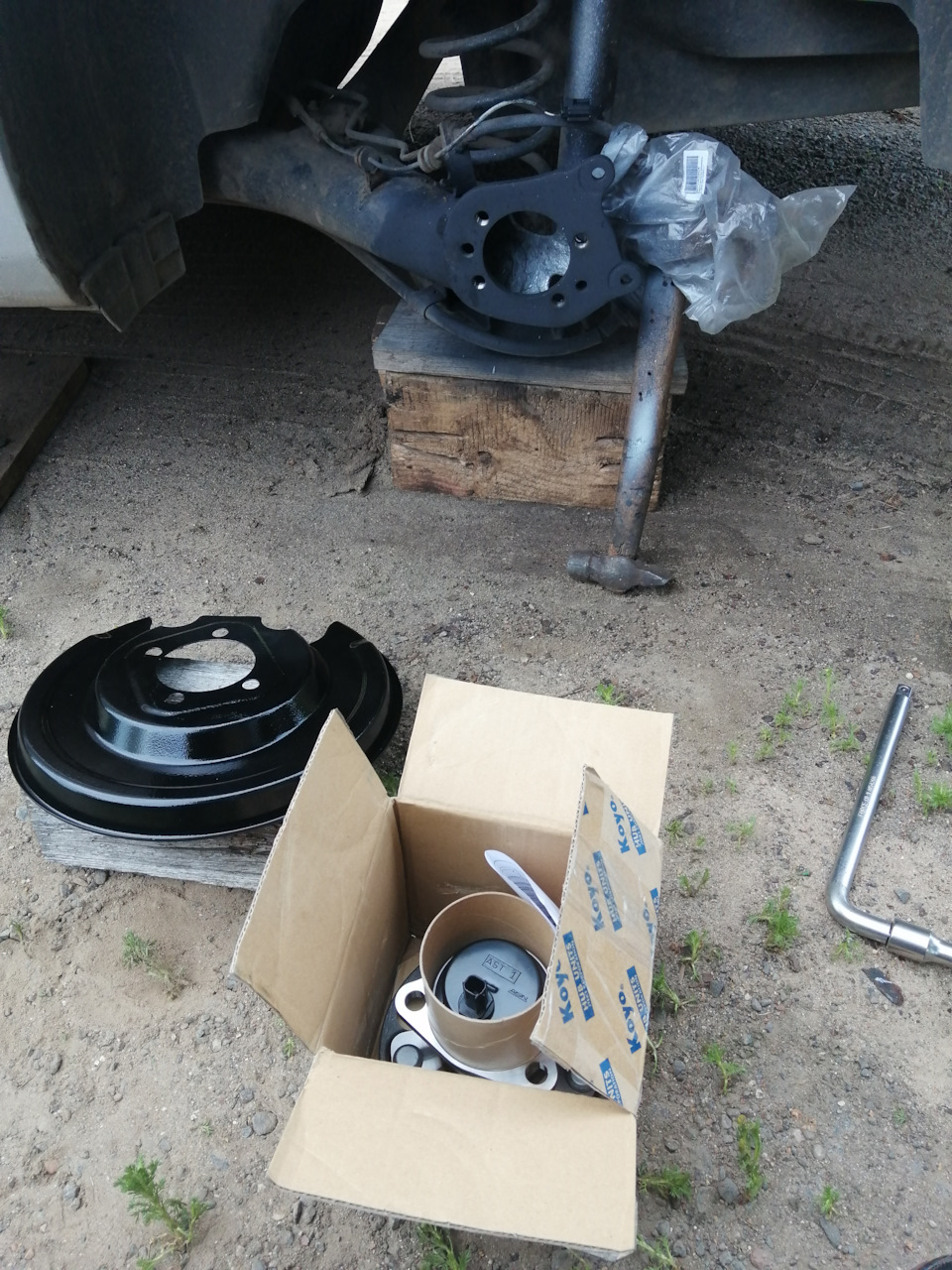 Замена задних ступиц, пыльников и восстановление разъёмов АБС. — Toyota ...