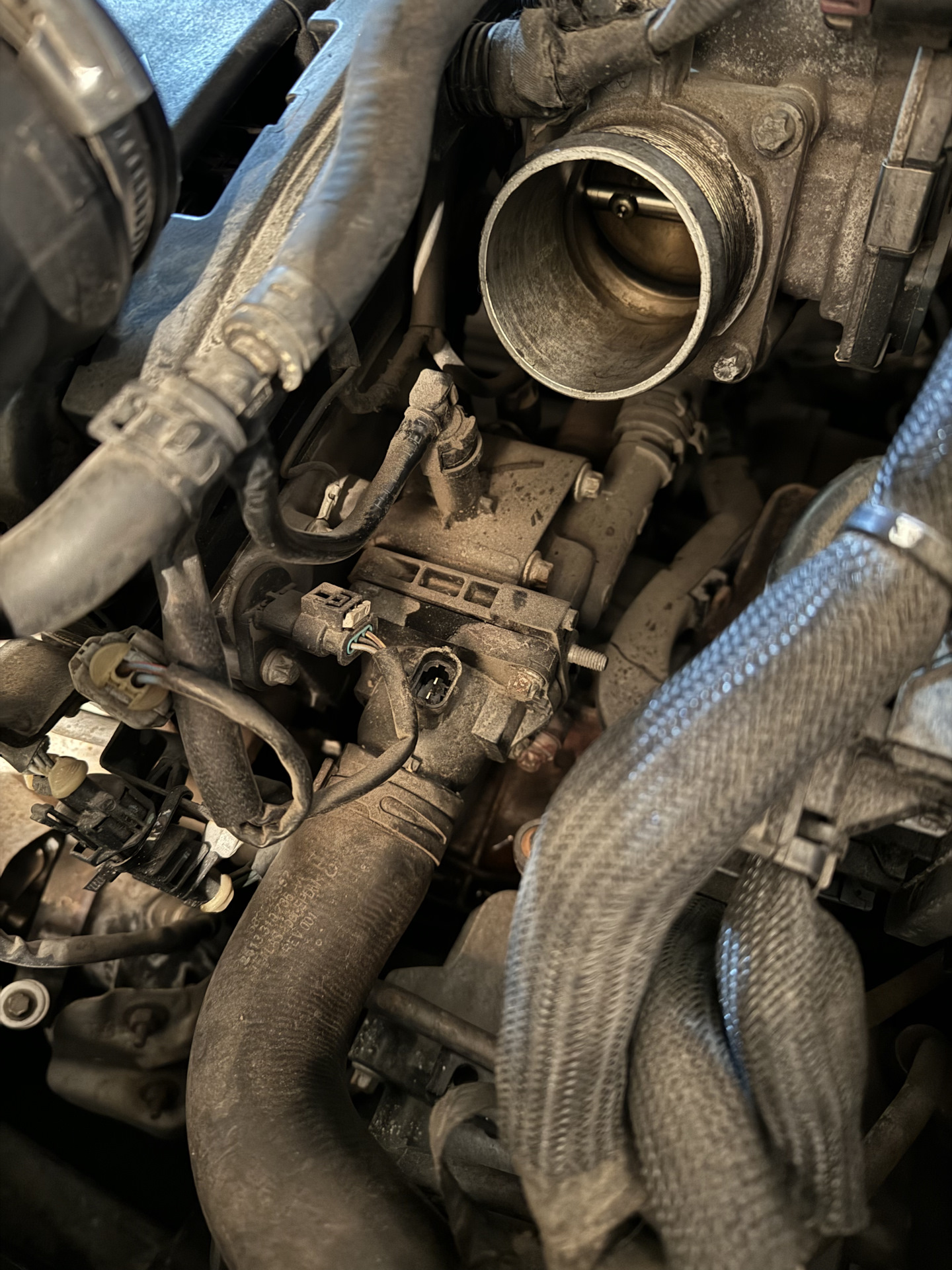 Замена прокладки термостата — Opel Astra J, 1,6 л, 2013 года ...