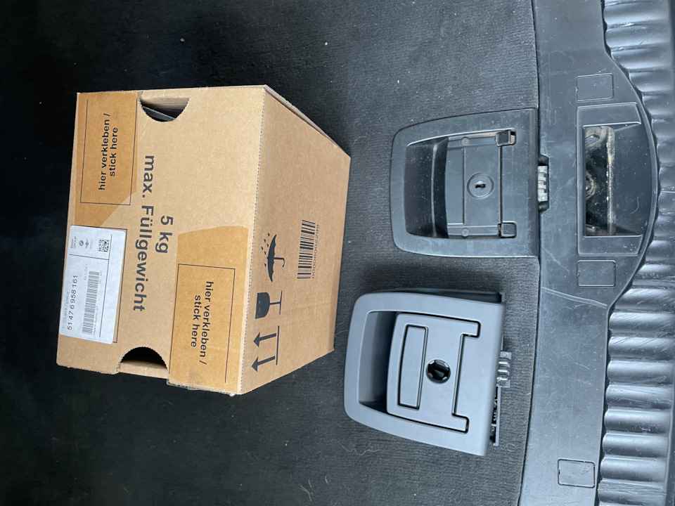 Замена ручки полки багажного отделения — BMW 5 series Touring (E61), 2 ...