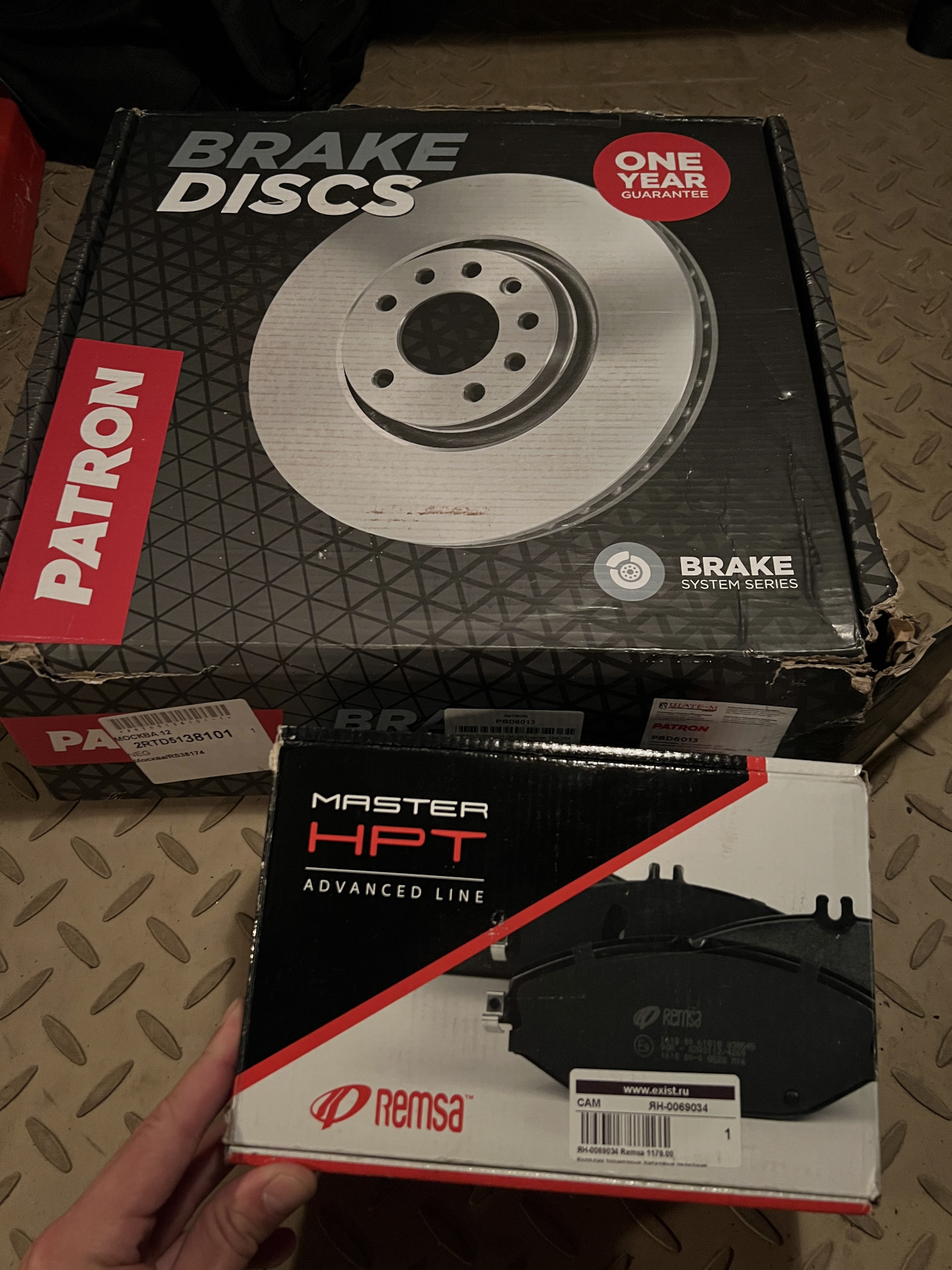 Замена цепи ГРМ, передних тормозов и антифриза, топливной трубки и ВКГ ...