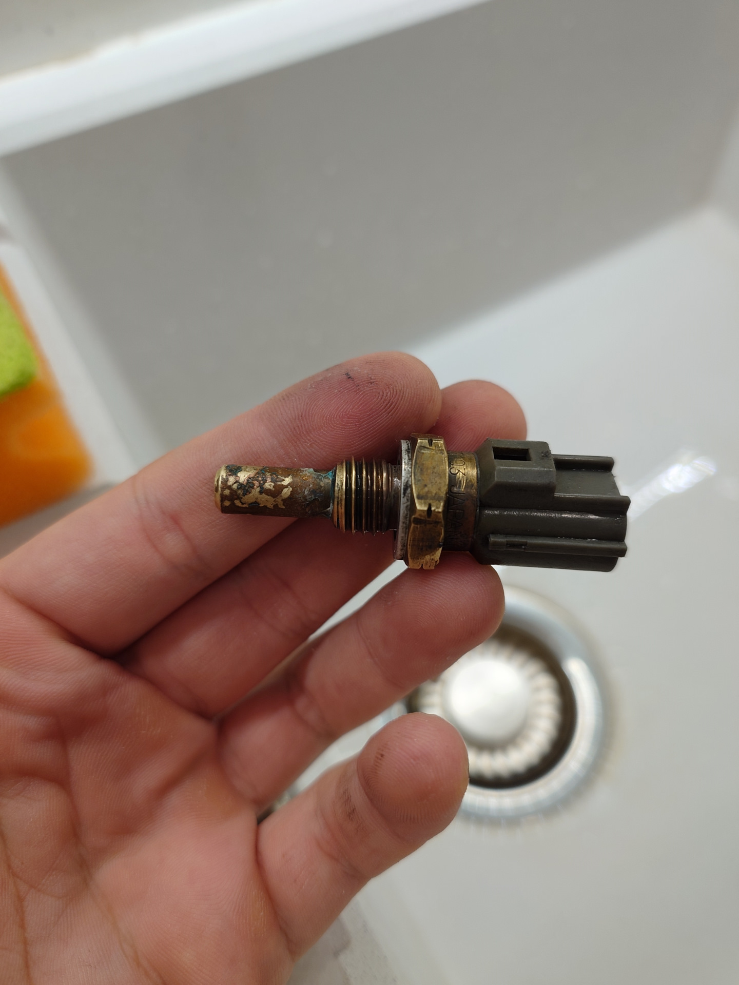 Замена датчика температуры ОЖ (NRF -> Volvo) — Volvo S60 (1G), 2,4 л ...