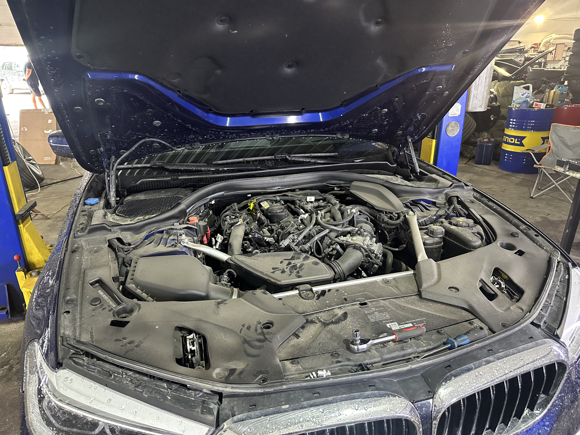 Очередное ТО с Лукойлом 🤫 (замена масла и фильтров) — BMW 5 series (G30), 2 л, 2020 года ...