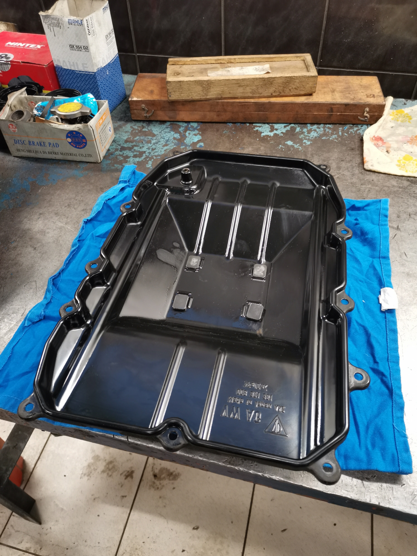 Замена масла в акпп 8 — Audi Q7 (1G), 3 л, 2012 года | визит на сервис ...