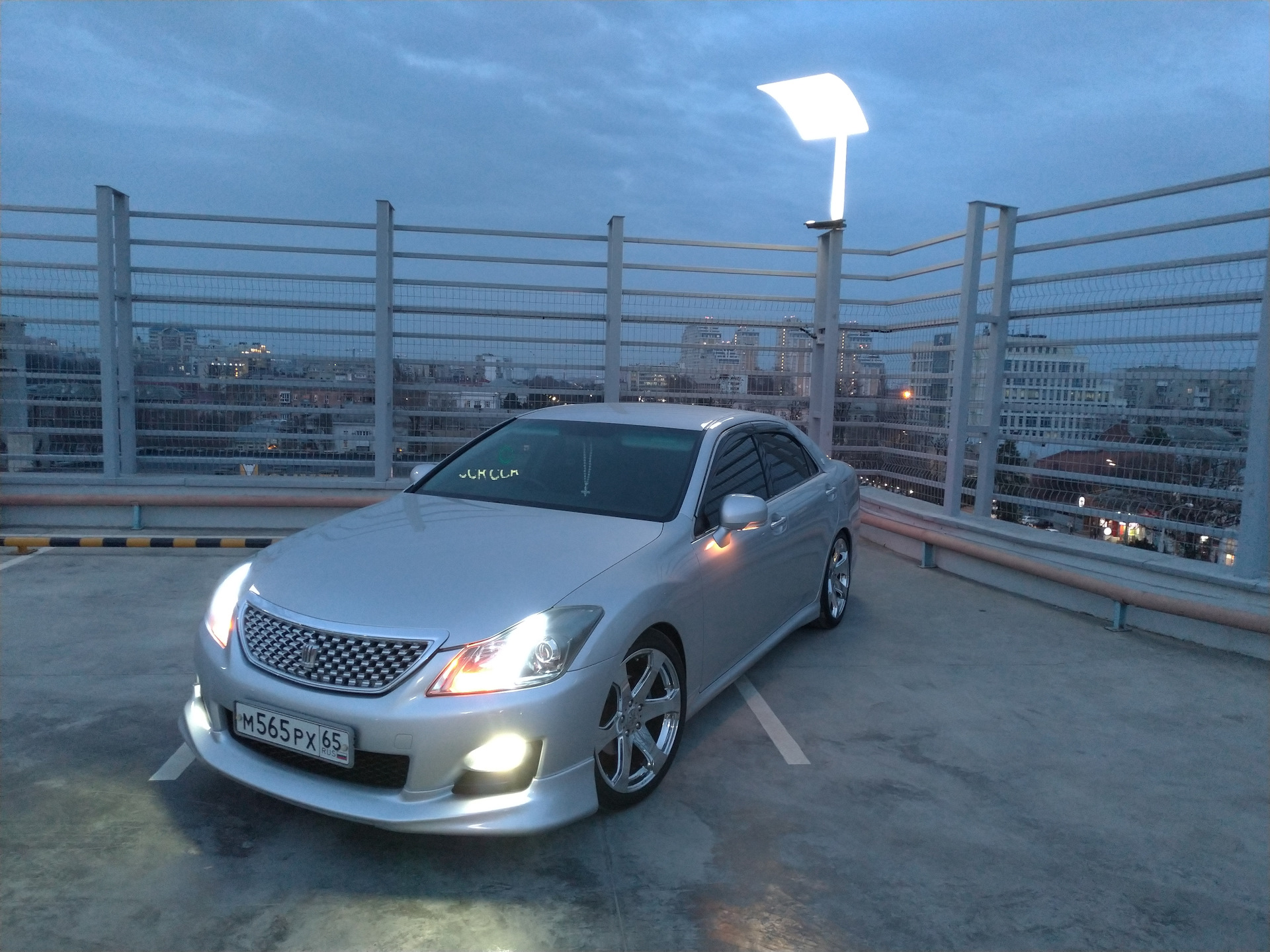 Длинные LED габаритные лампы для Crown 200 в штатное место — Toyota ...