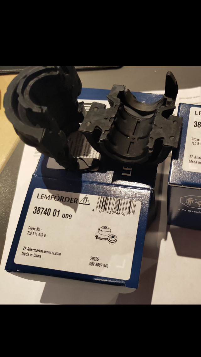 Замена втулок заднего стабилизатора — Audi Q7 (1G), 3 л, 2007 года ...