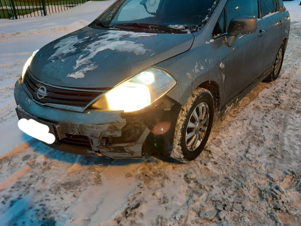 Кузовной ремонт и замена бампера — Nissan Tiida (1G), 1,6 л, 2010 года ...