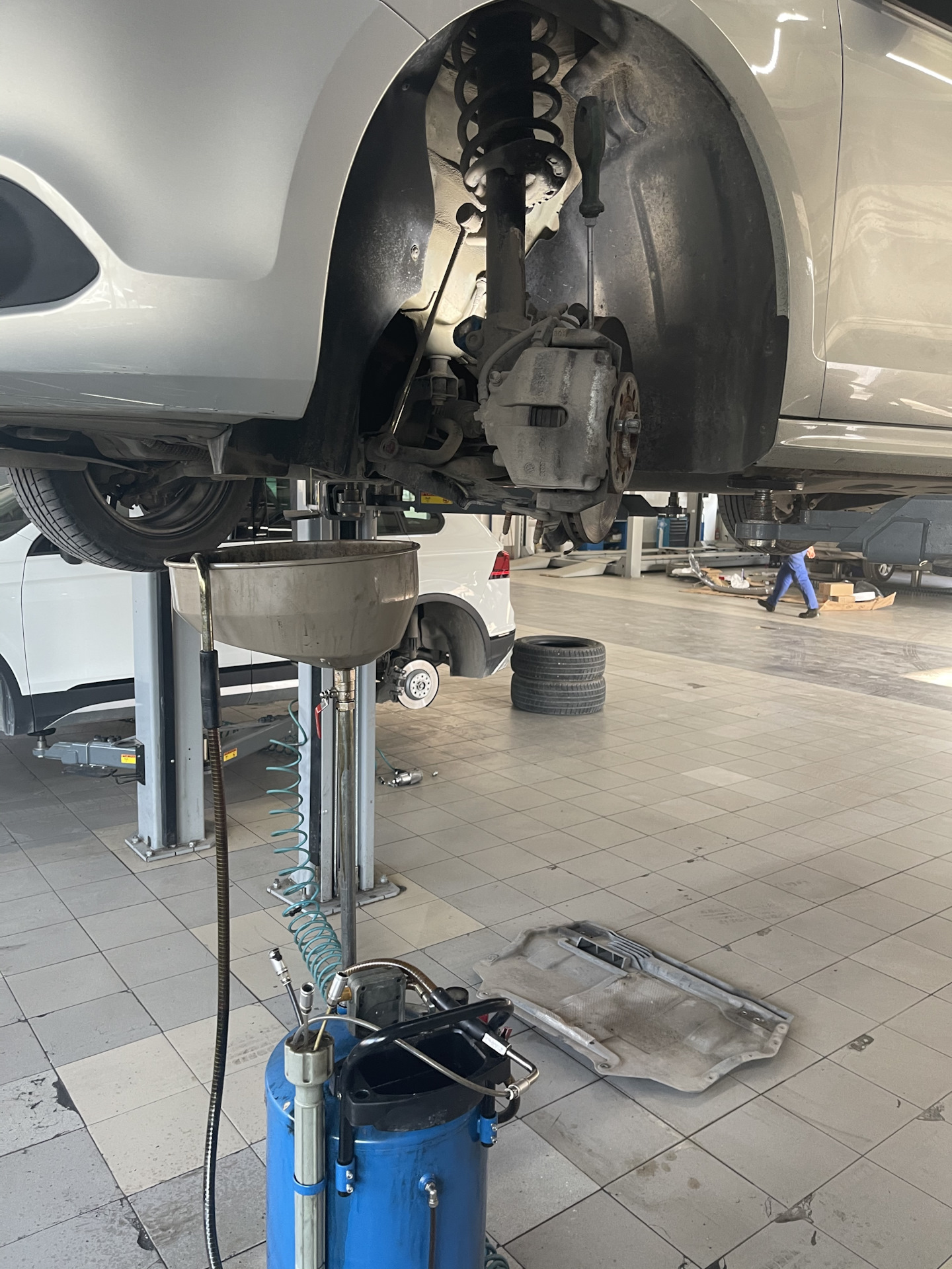 Замена левого сальника привода. Замена масла в МКПП. — Volkswagen Jetta ...