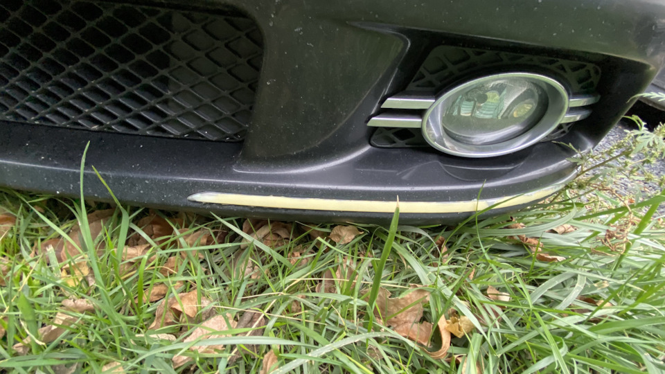 Замена молдингов на бампере — Mercedes-Benz C-Class (W204), 1,8 л, 2008 ...