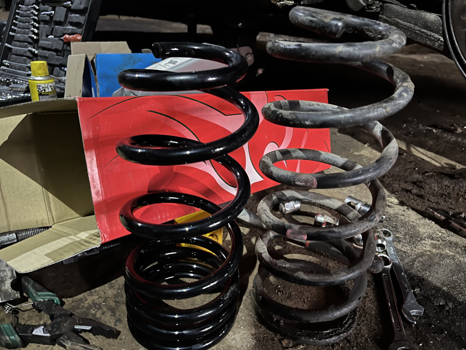 Пружины, ступица — Honda Civic 4D (8G), 1,8 л, 2006 года | запчасти ...