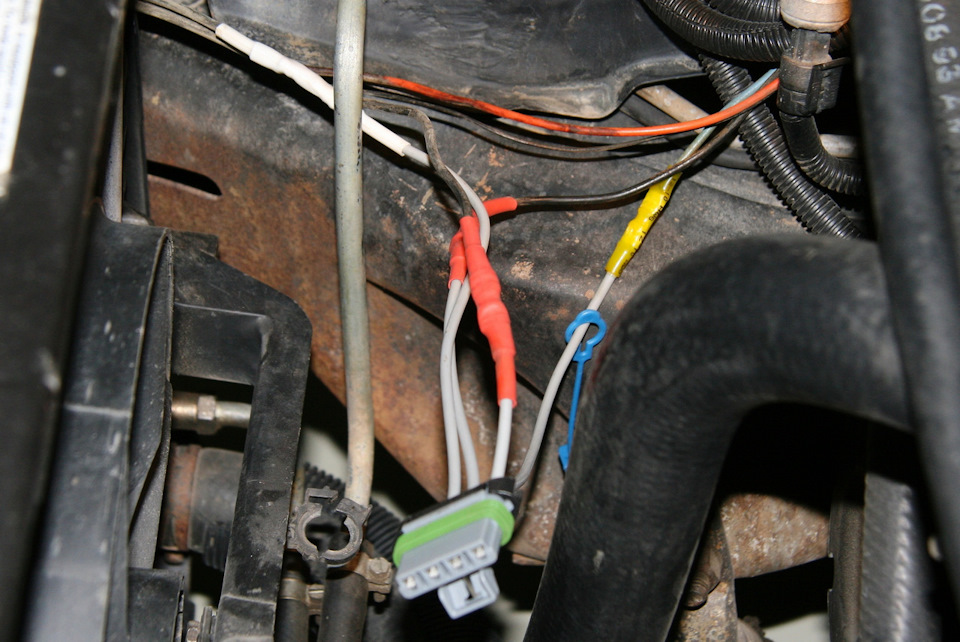 Замена коннекторов вентиляторов охлаждения — Cadillac Fleetwood ...