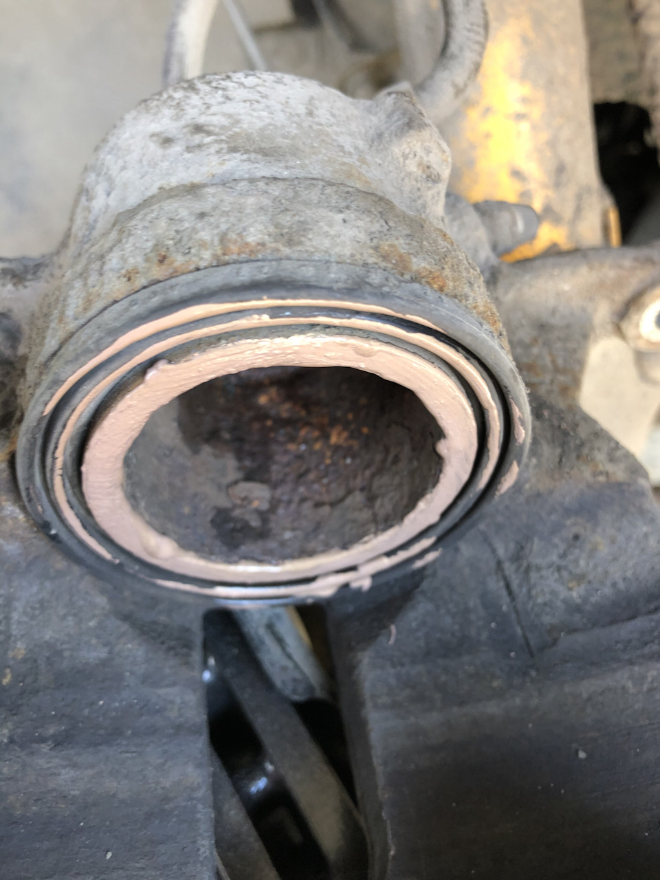 Воздушный фильтр WIX и FILTRON — Lada Largus Cross, 1,6 л, 2017 года ...