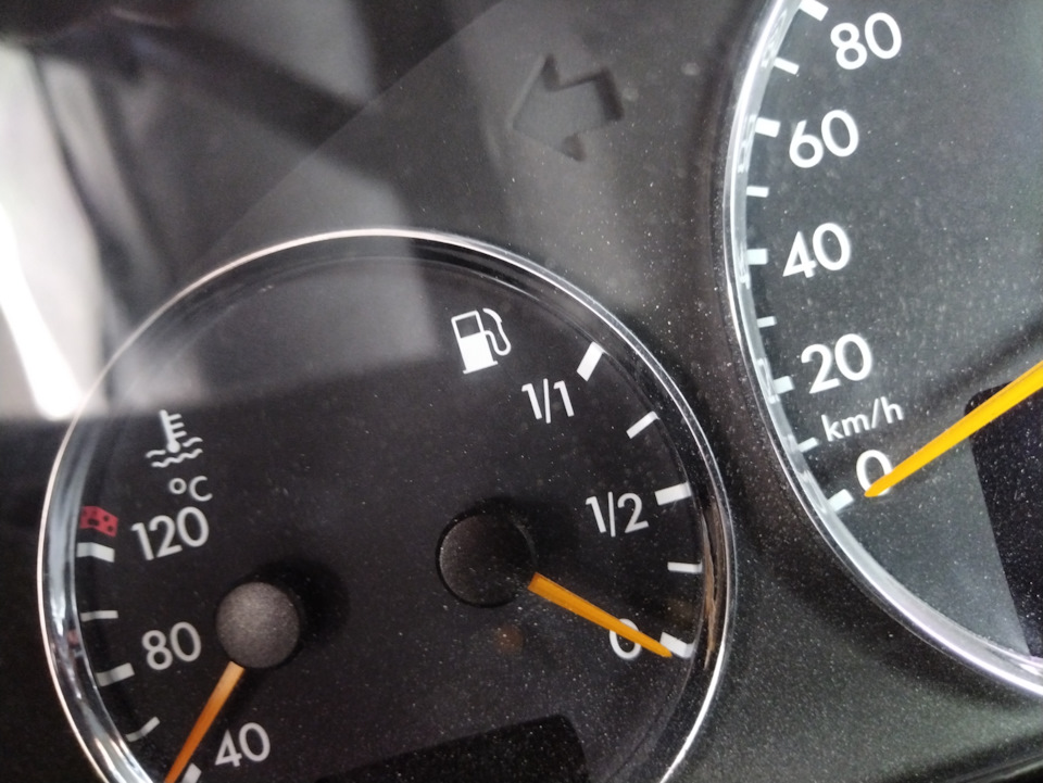 Датчик уровня топлива не показывает. — Mercedes-Benz CLK (W208), 2,3 л ...