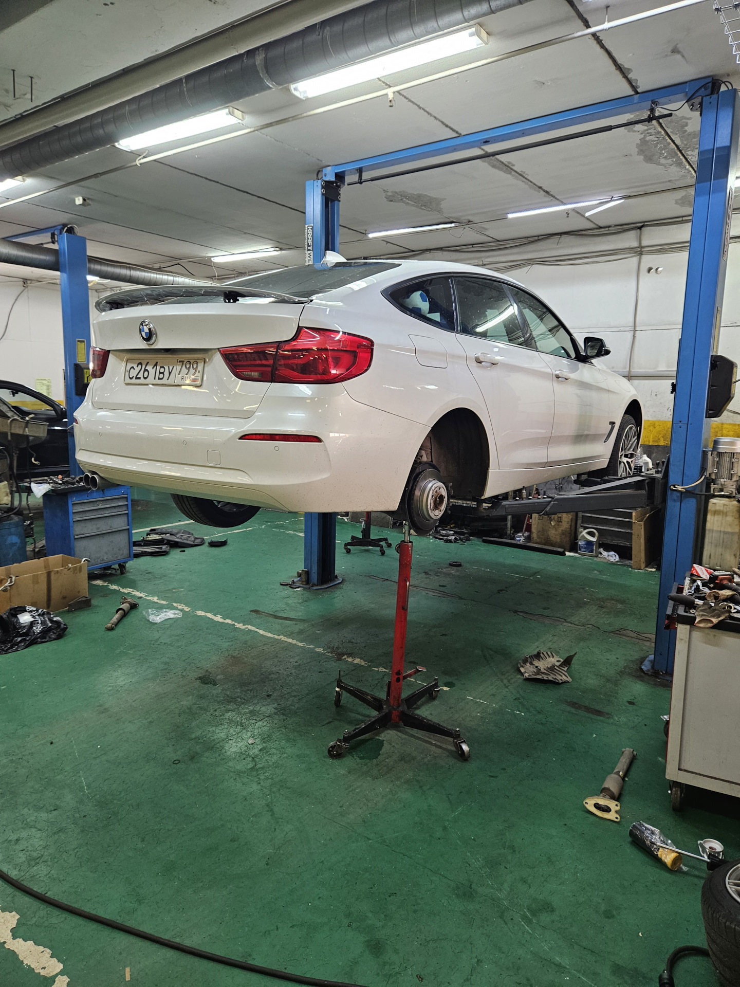 Замена задних амортизаторов — BMW 3 series Gran Turismo (F34), 2 л ...