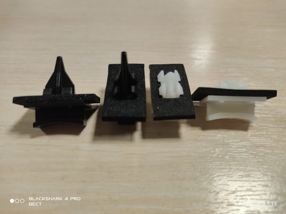 немного клипс — Ford Transit (7G), 2,4 л, 2007 года | аксессуары | DRIVE2