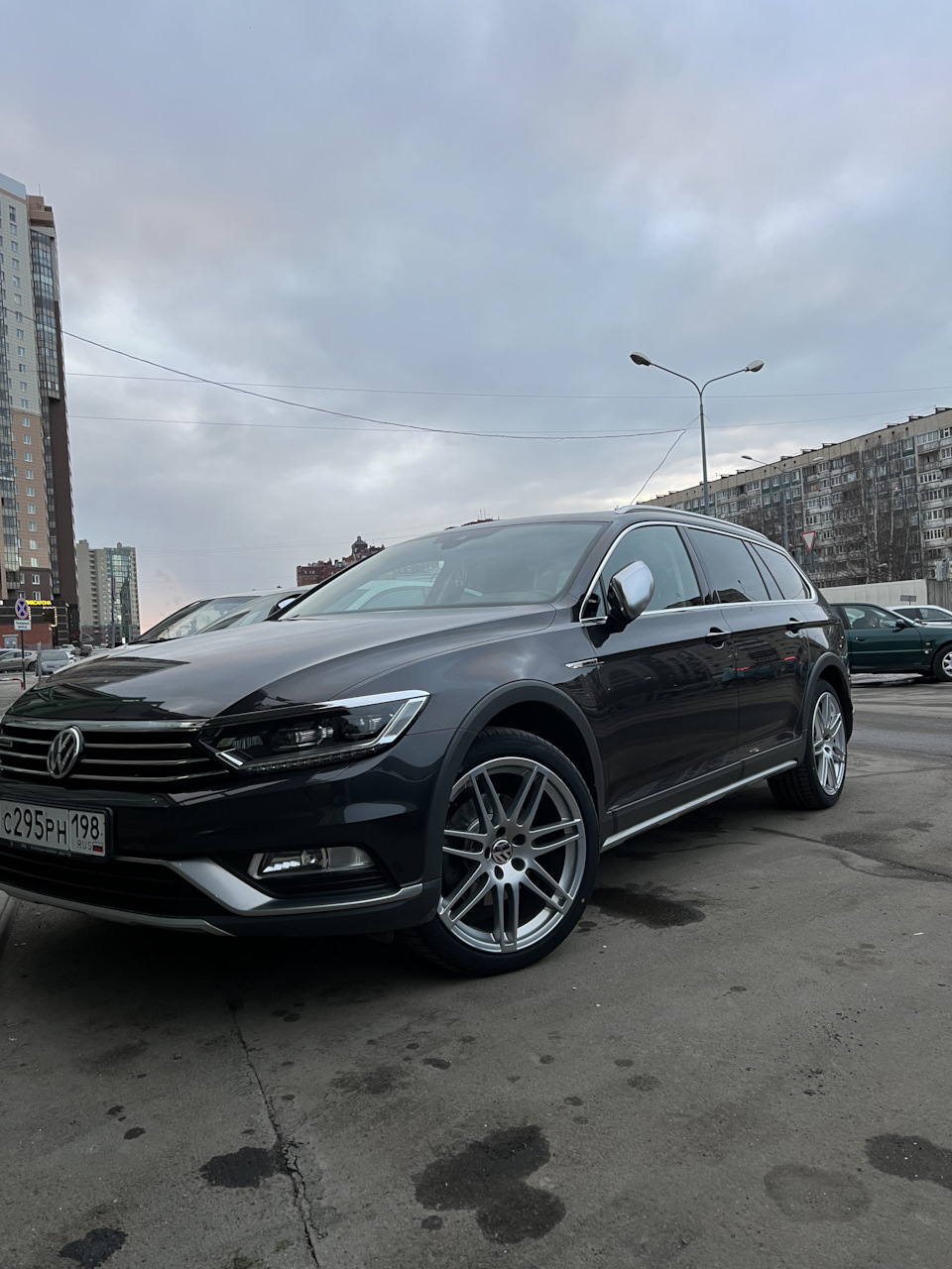 17r>19r — Volkswagen Passat Alltrack (B8), 2 л, 2018 года | шины | DRIVE2