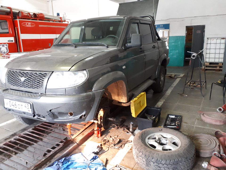 Смазка ступичных подшипников и протяжка шкворней — УАЗ Pickup, 2,7 л ...