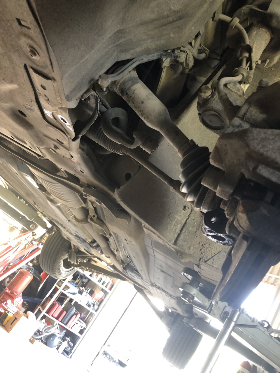 Передние сайлентблоки — Volvo XC60 (1G), 2,4 л, 2013 года | визит на ...