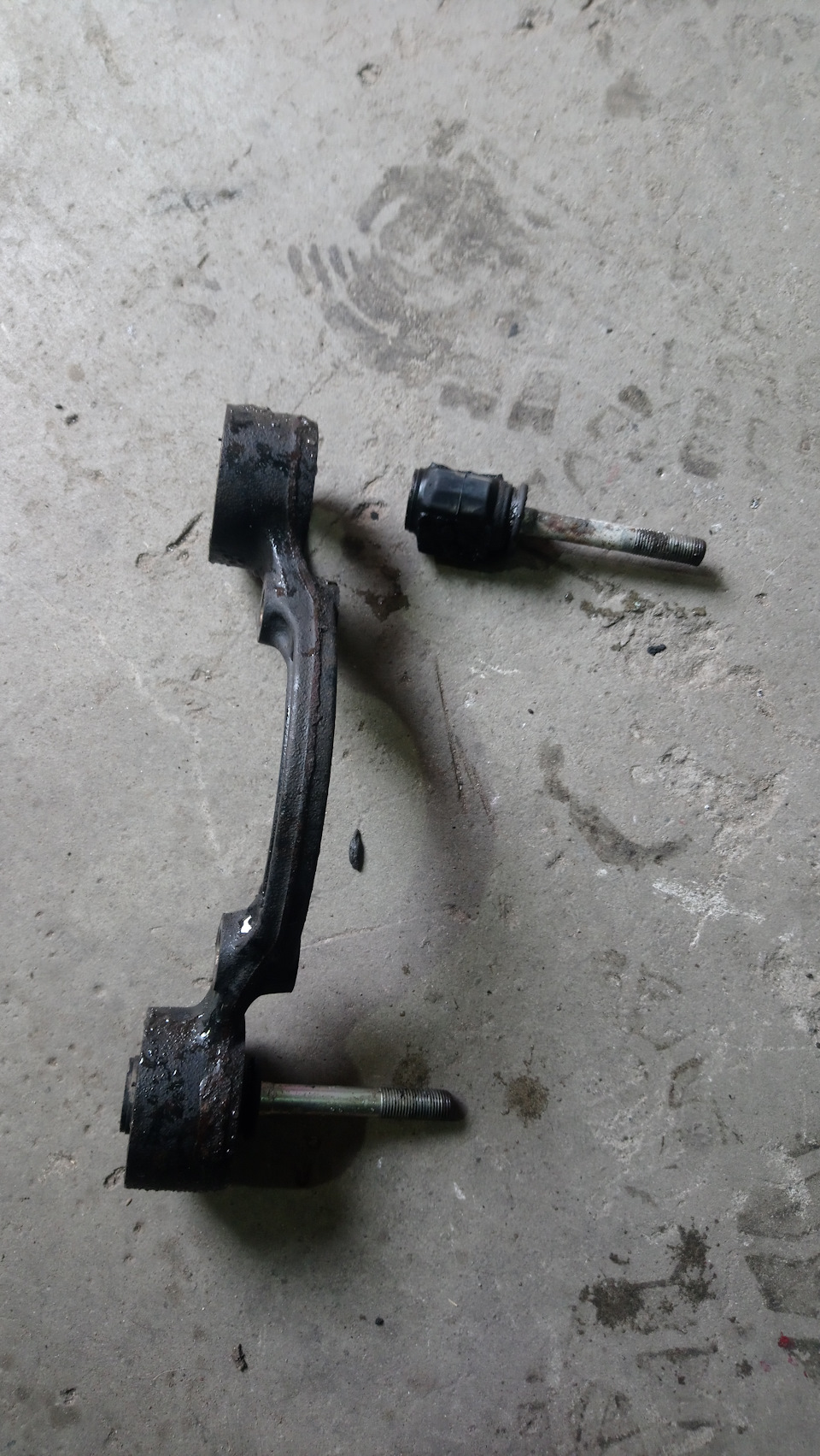 Замена сайлентблоков опоры заднего редуктора и сальника хвостовика ...