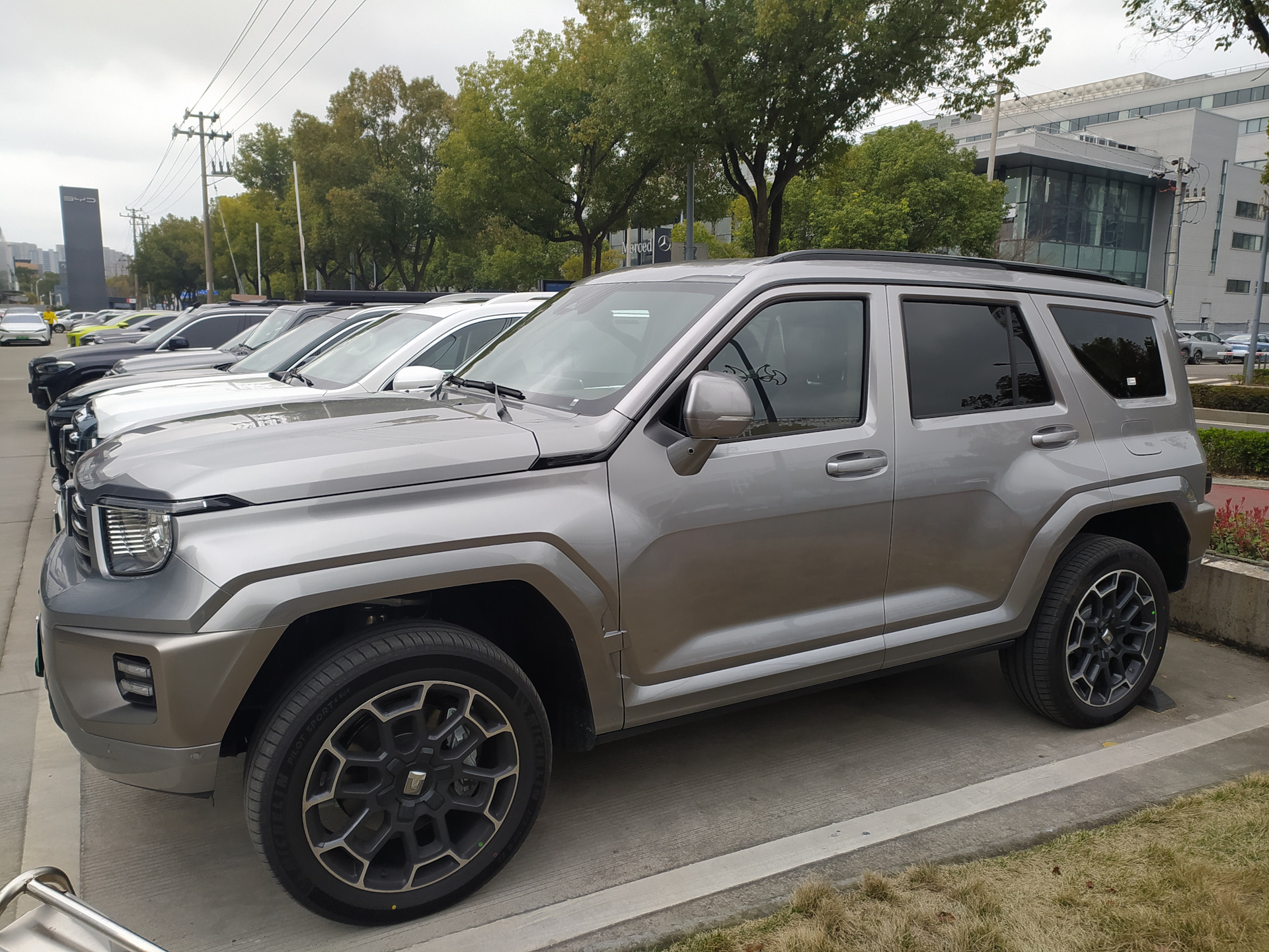 Сравнение Jetour Traveller с Tank 300, бонус Tank 700 — Jetour T2, 2 л ...