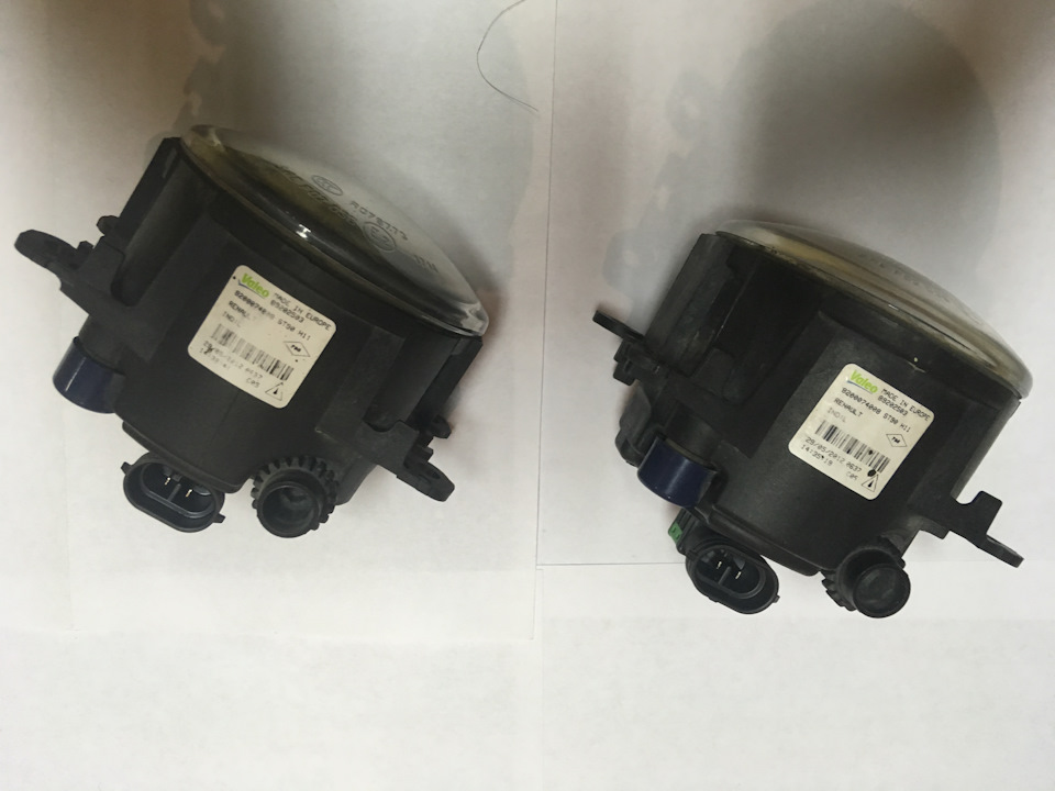8200074008 Фара противотуманная RENAULT | Запчасти на DRIVE2