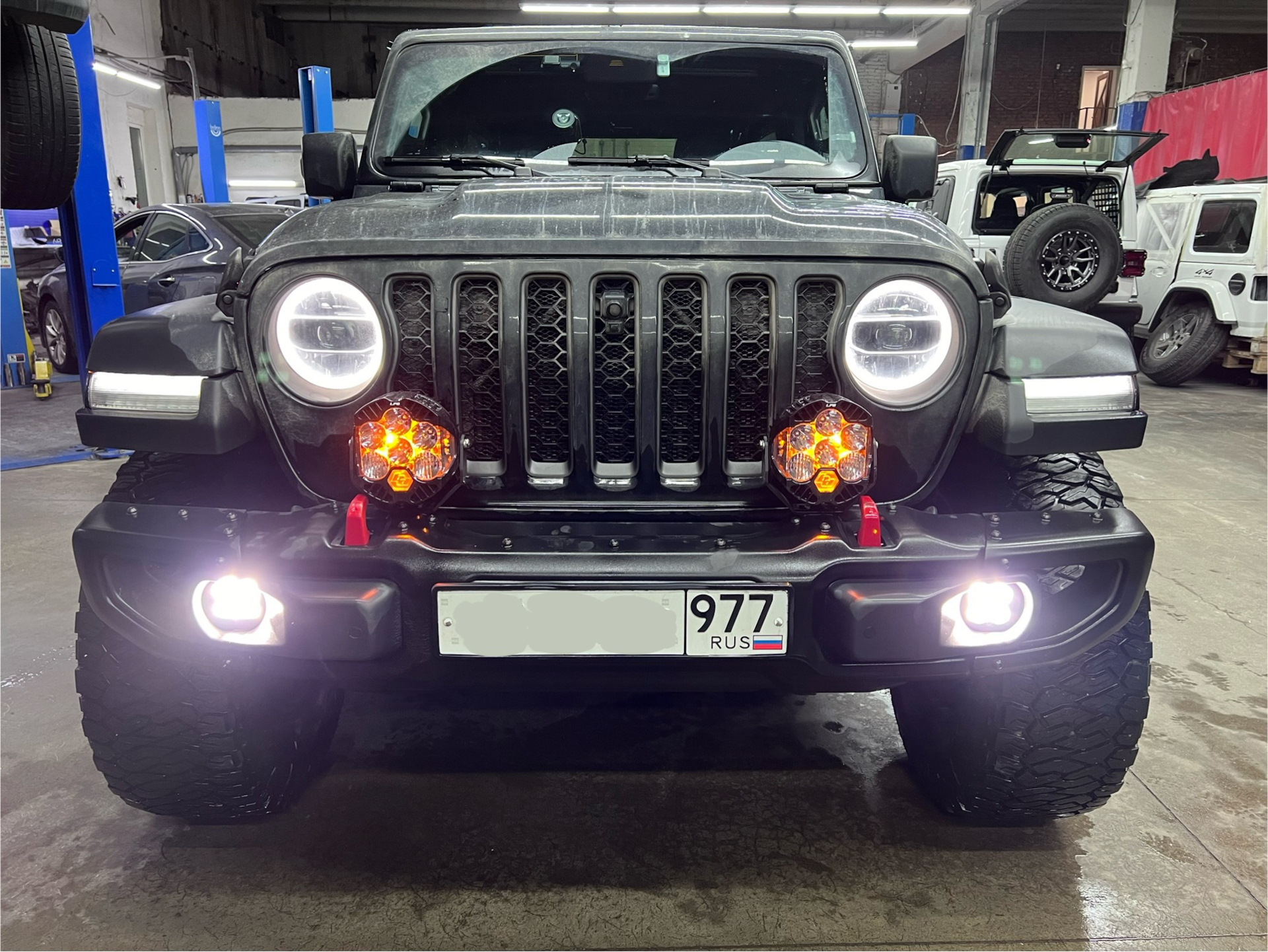 Наконец сфоткал как светят BD:) — Jeep Wrangler (JL), 2 л, 2021 года ...